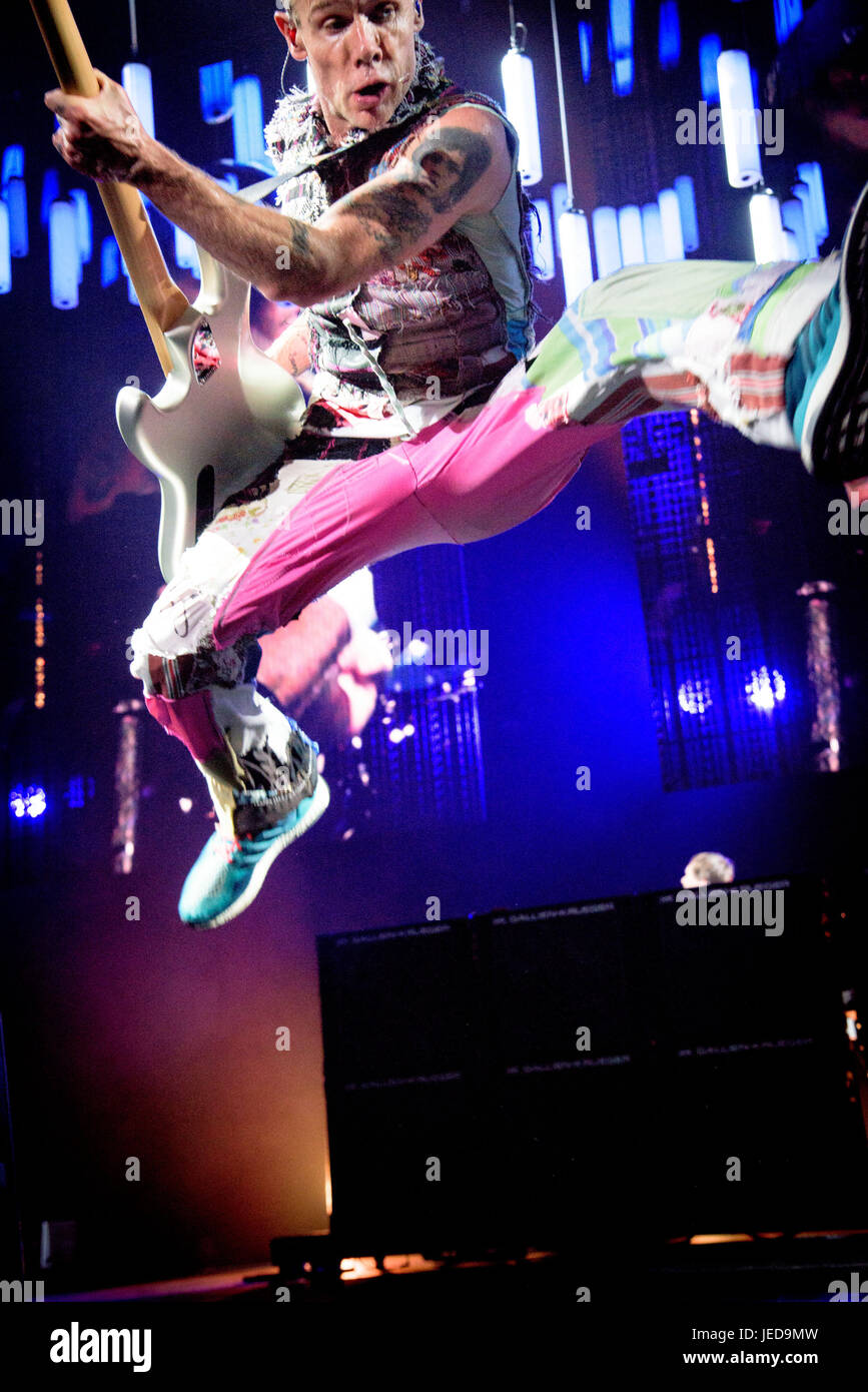 Funk rock hi-res stock photography and images - Alamy