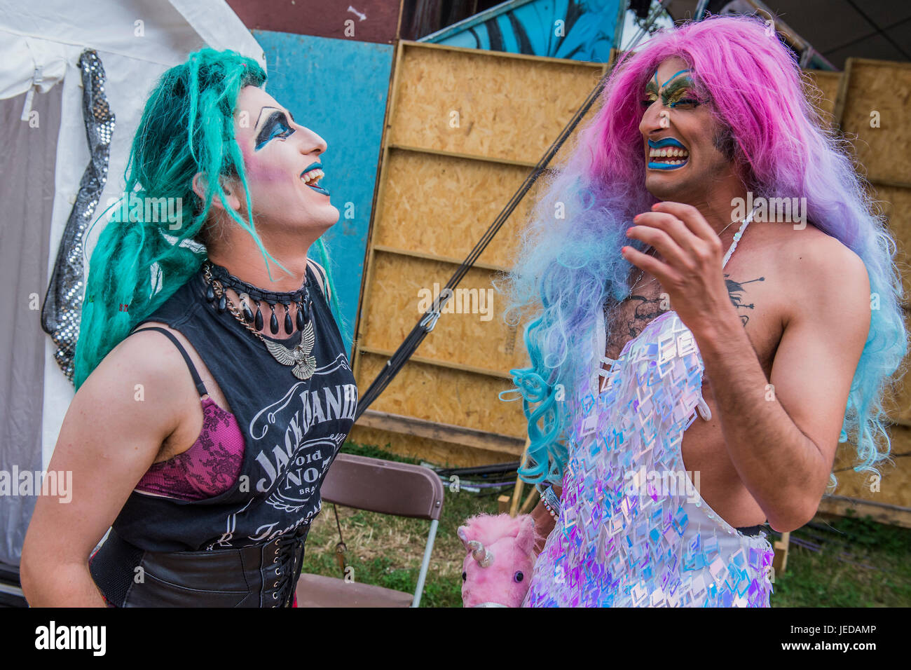 Glastonbury, Somerset, UK. 23rd June, 2017. Denim, a drag band, prepare ...