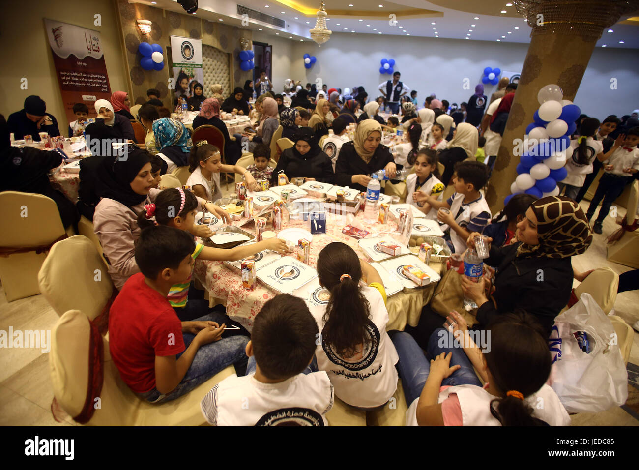 Syrian people hi-res stock photography and images - Alamy