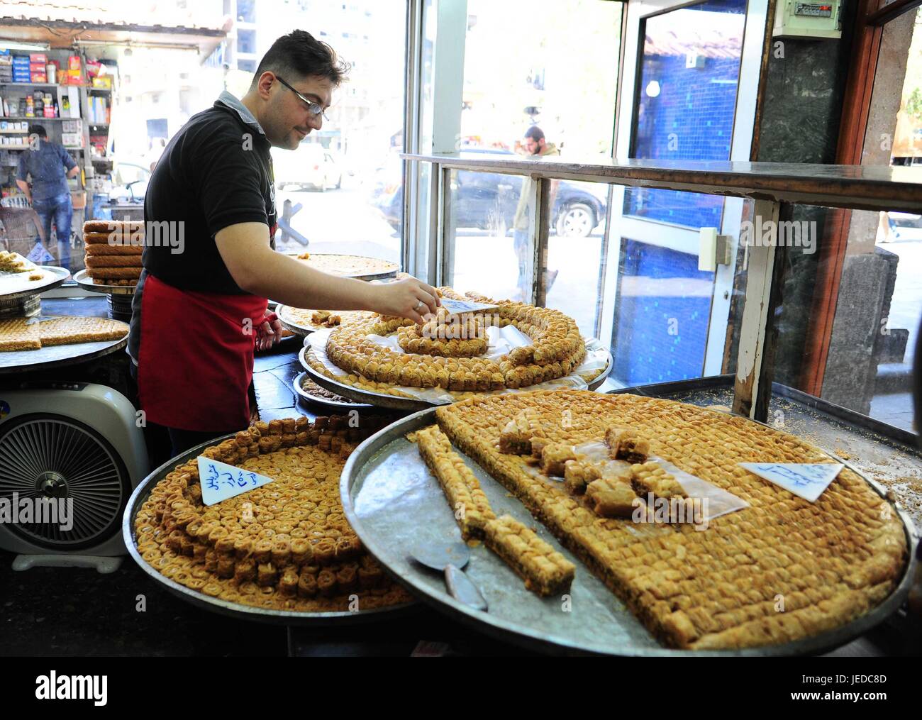 Sweet maker hi-res stock photography and images - Alamy