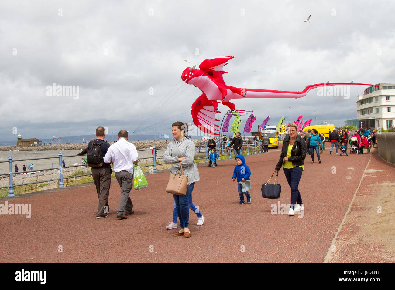 Red winged dragon kite hi-res stock photography and images - Alamy