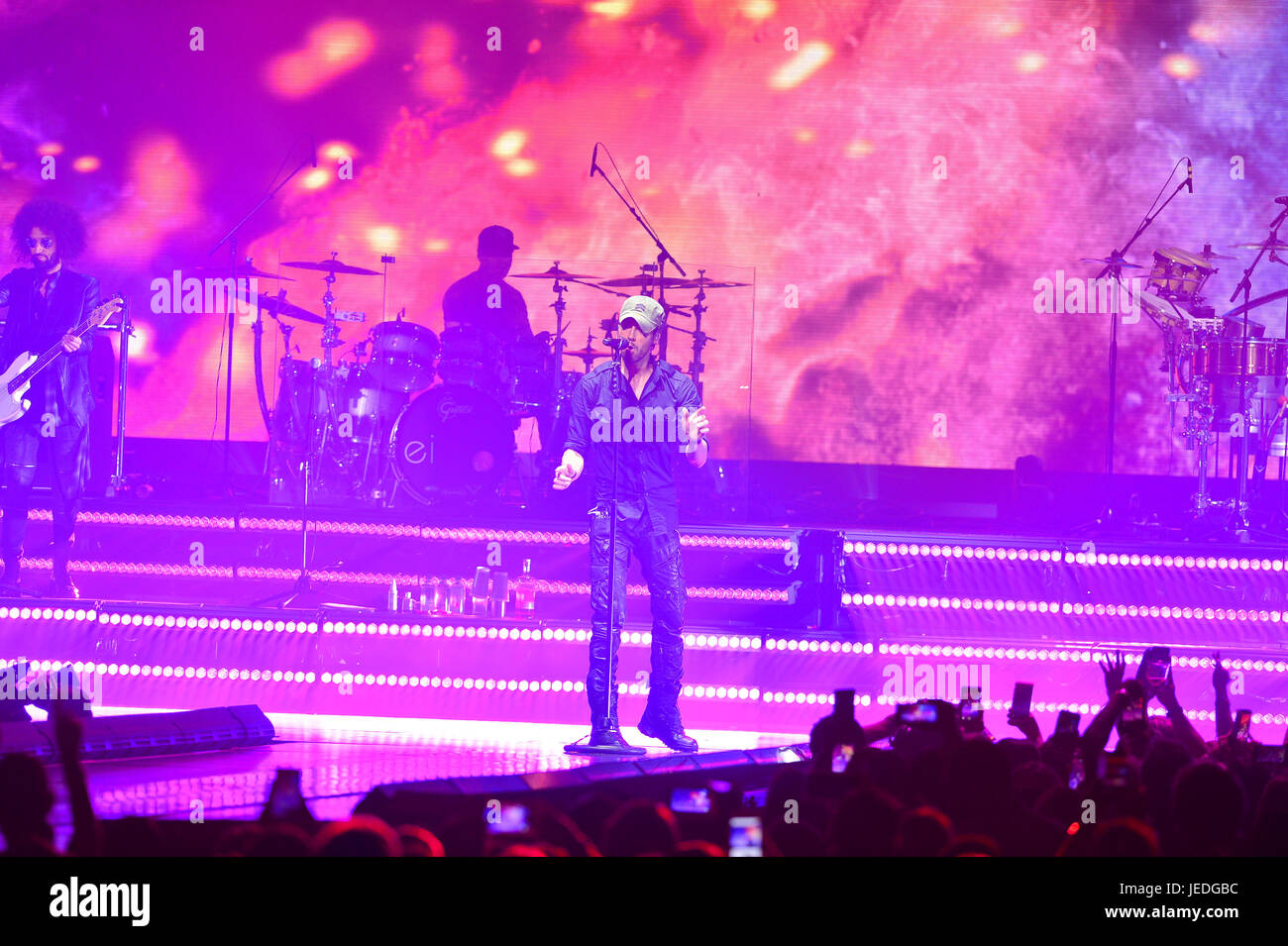 Enrique iglesias miami hi-res stock photography and images - Alamy