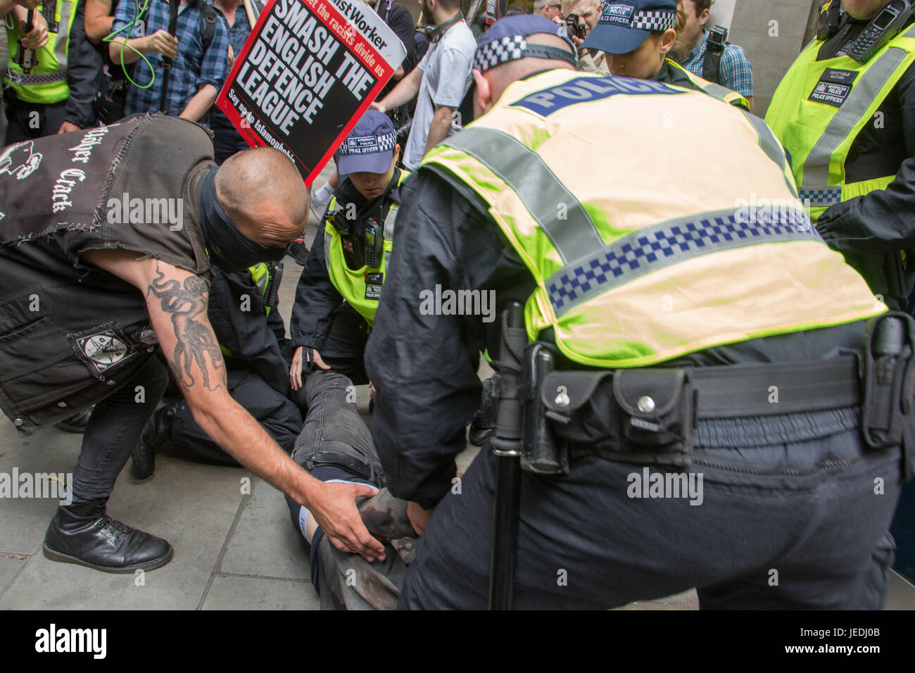 Edl london protest hi-res stock photography and images - Alamy