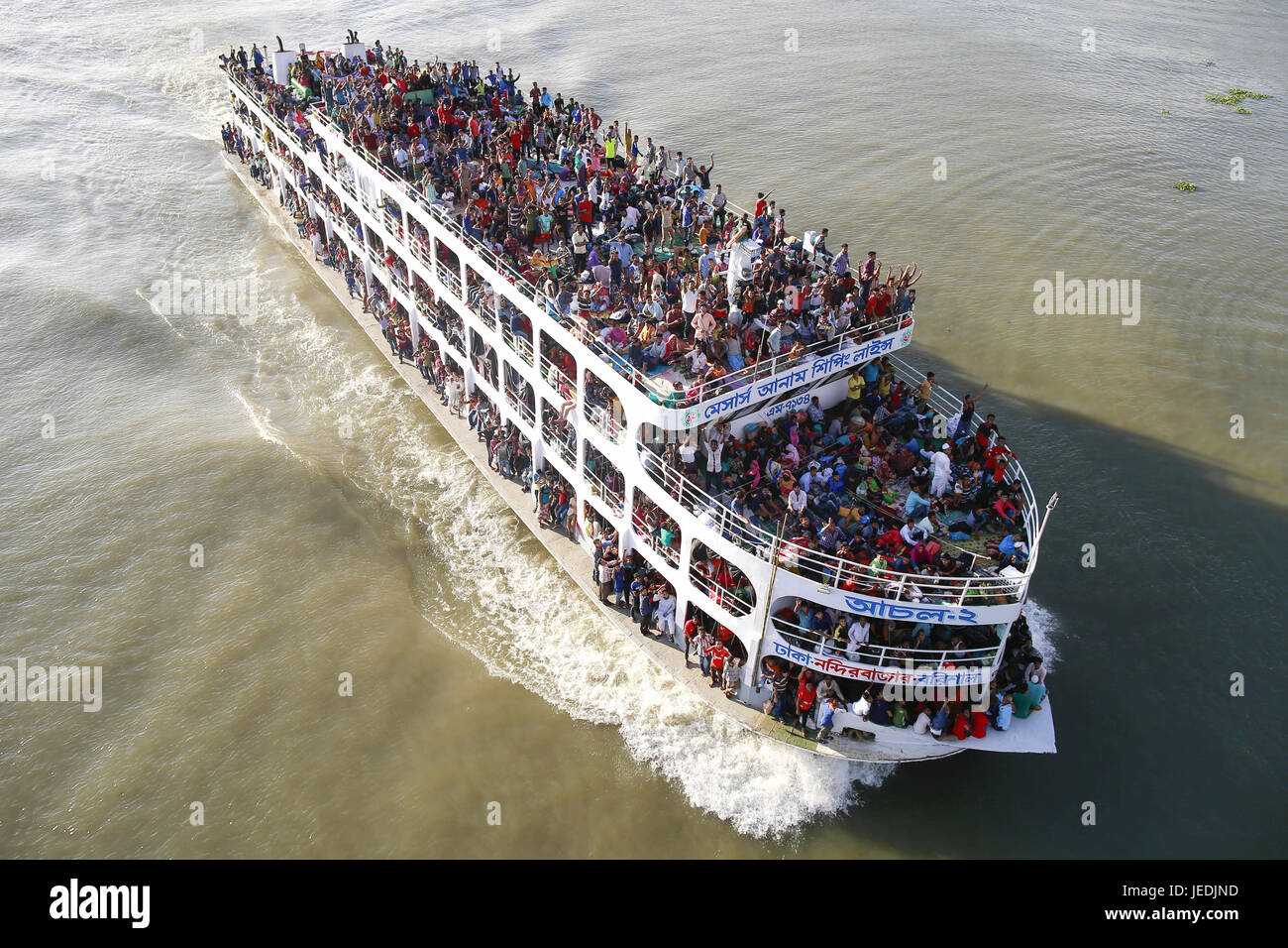 Overcrowd ferry hi-res stock photography and images - Alamy