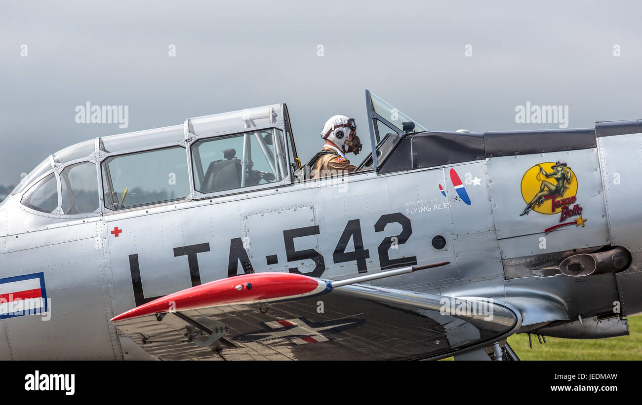 Harvard wwii aircraft hi-res stock photography and images - Alamy