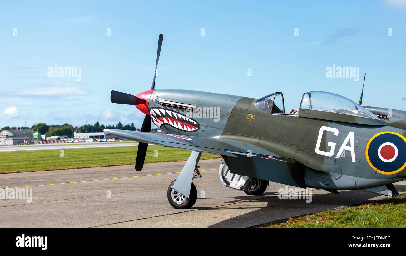 Airplane propeller shark hi-res stock photography and images - Alamy