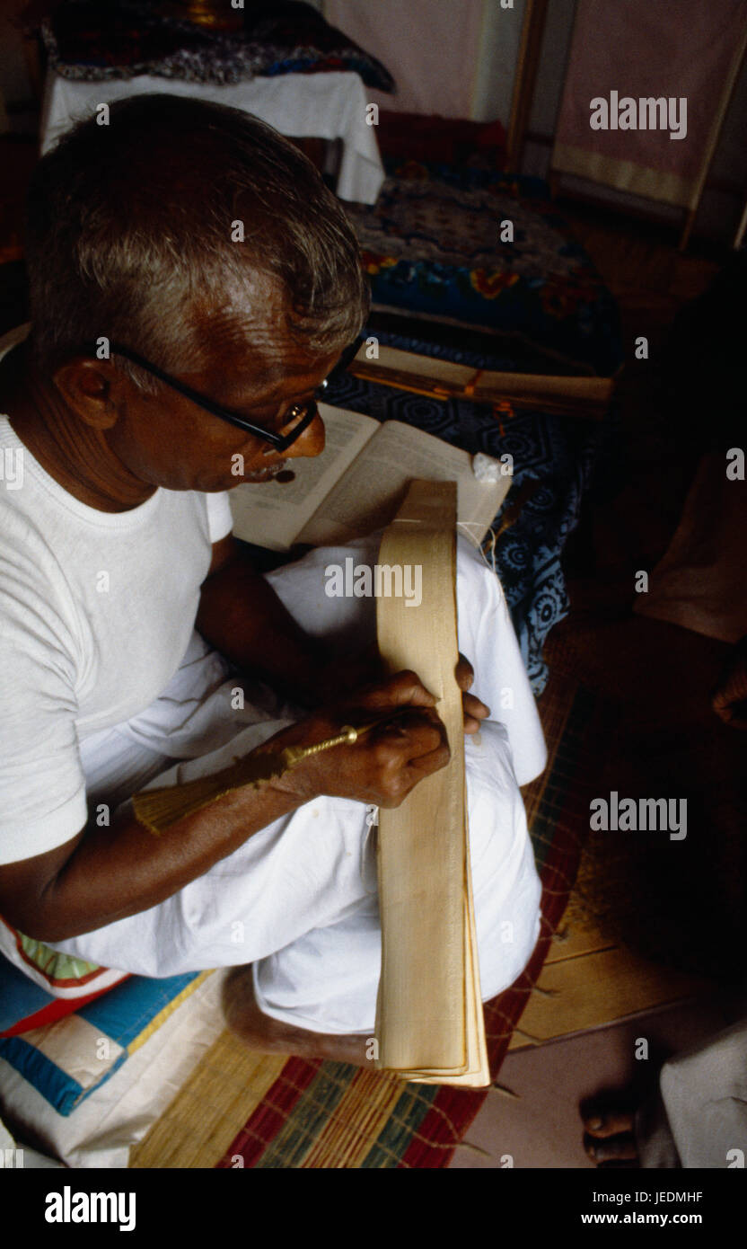 Sri lankan writing hi-res stock photography and images - Alamy