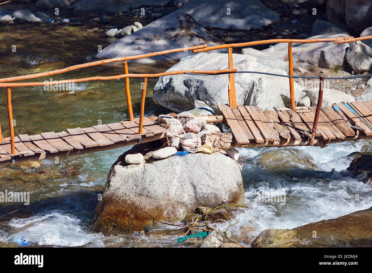 Mending bridges hi-res stock photography and images - Alamy