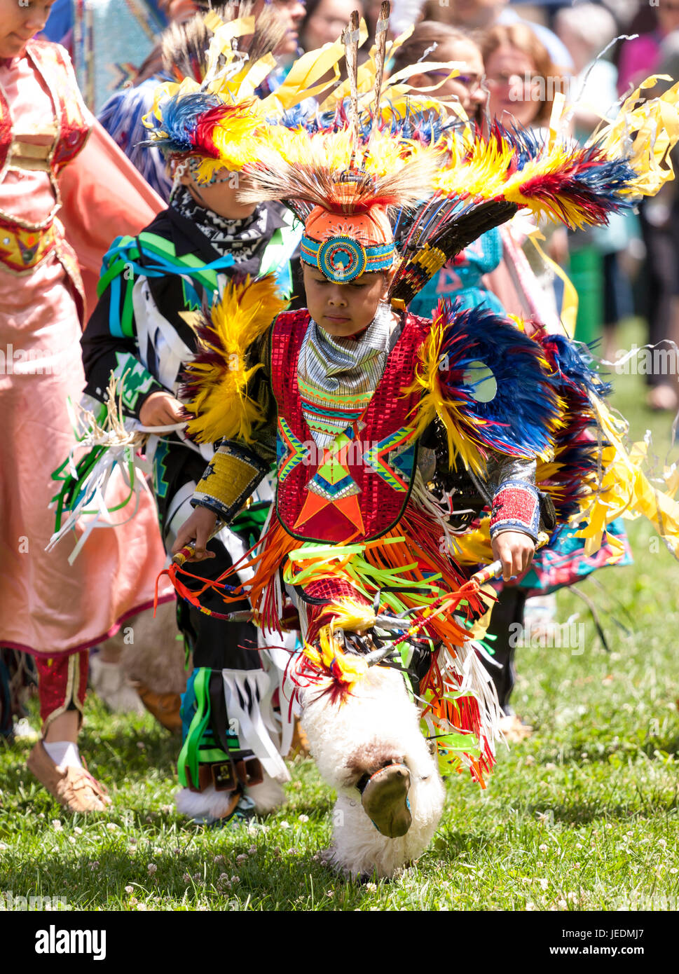 Members of Canada's First Nations communities celebrate and dance ...
