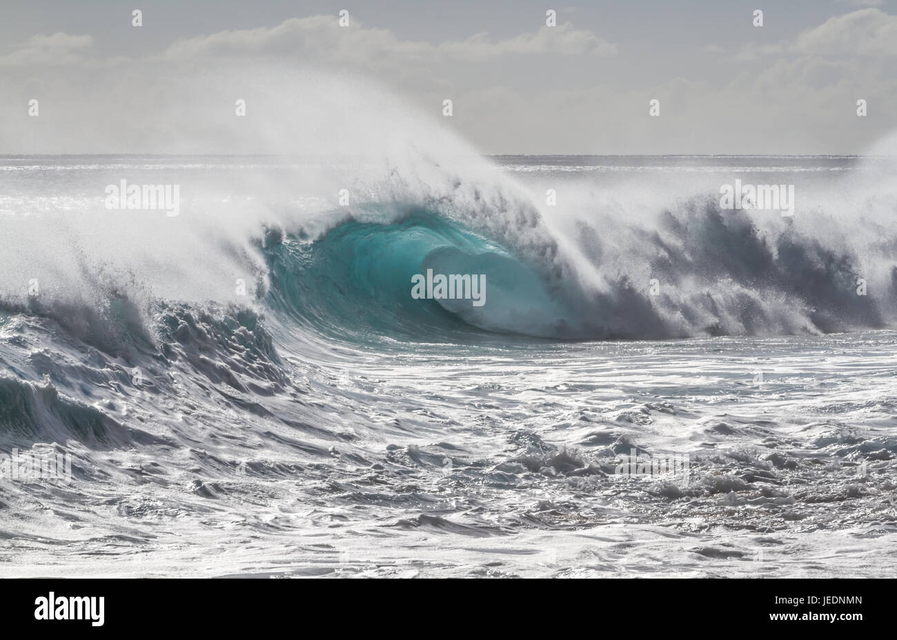 Back lit wave hi-res stock photography and images - Alamy