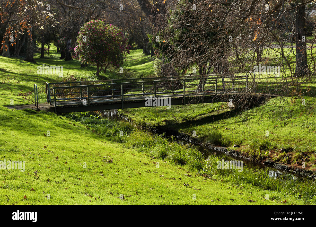 Bridge cross over hi-res stock photography and images - Alamy