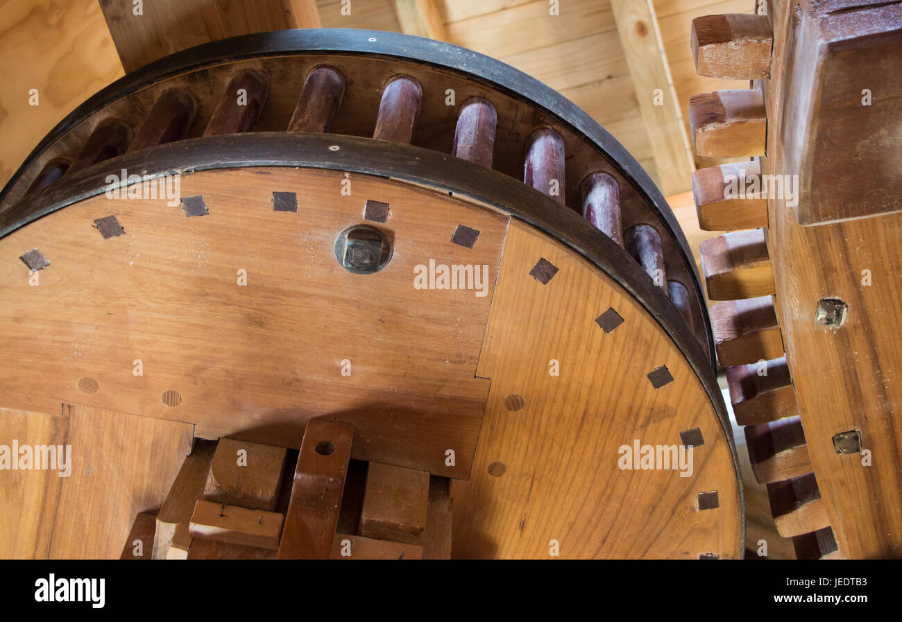 Wood cog hi-res stock photography and images - Alamy