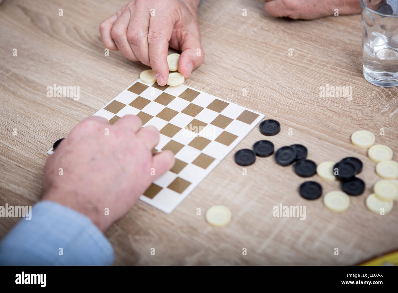 Chequers board hi-res stock photography and images - Alamy