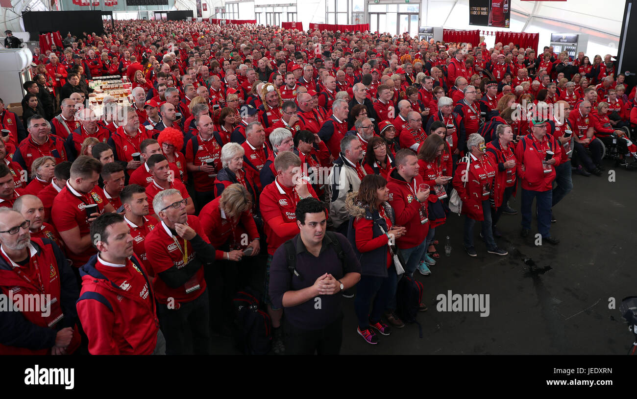 British irish lions supporters hi-res stock photography and images - Alamy