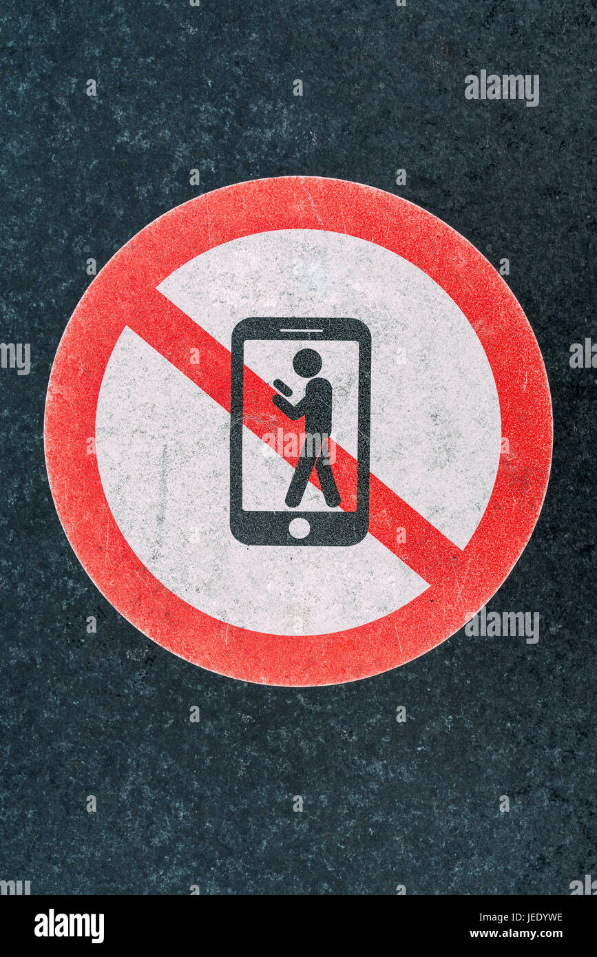 Mobile warning sign hi-res stock photography and images - Alamy