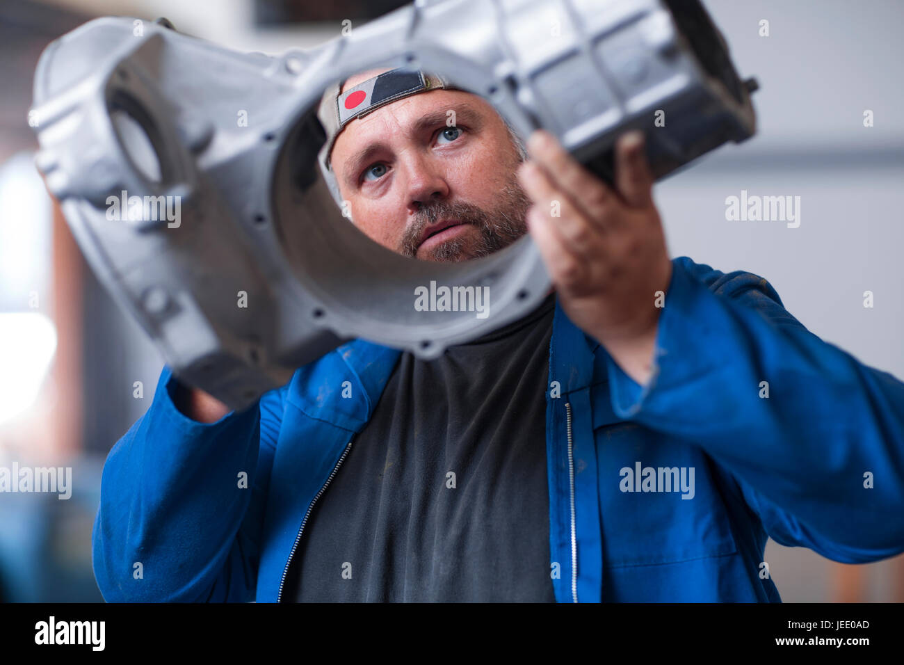 Mechanic transmission hi-res stock photography and images - Alamy