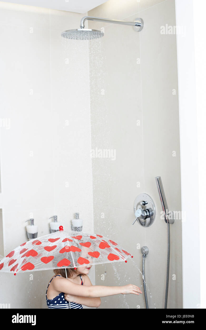 Little girl shower hi-res stock photography and images - Alamy