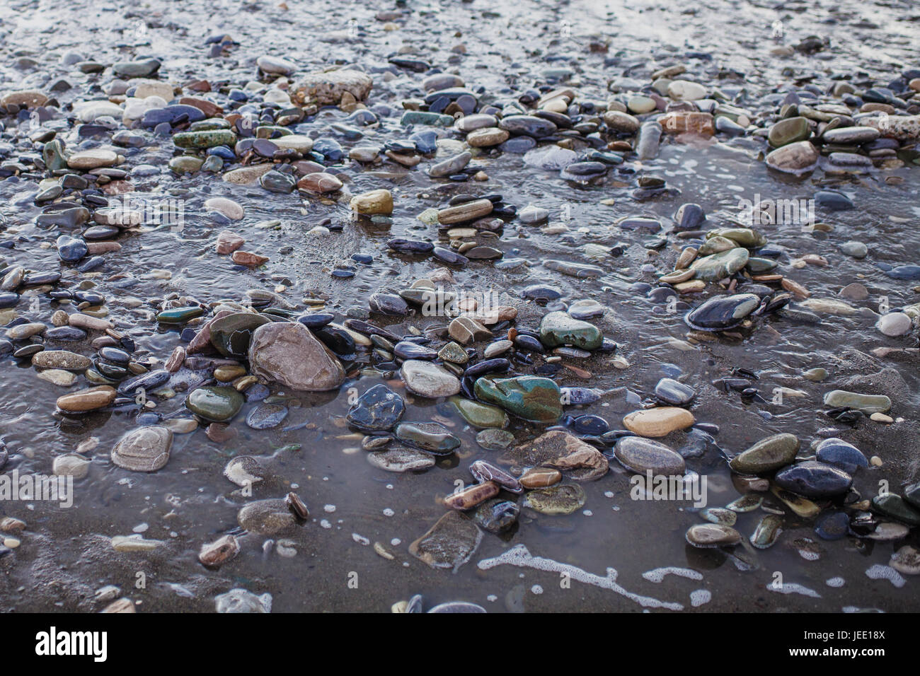 Wet gravel backdrop hi-res stock photography and images - Alamy