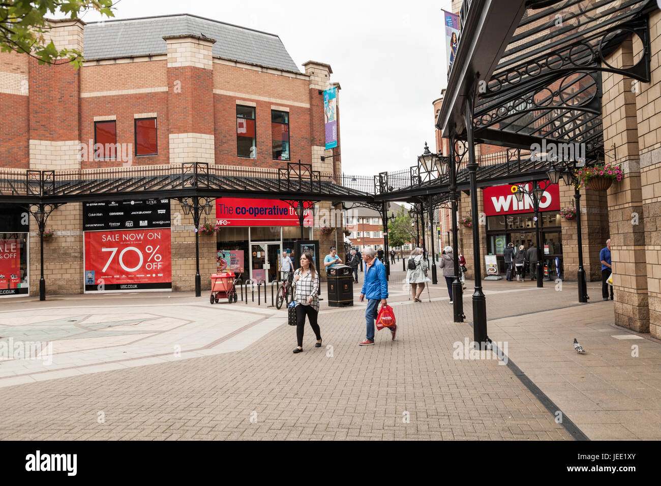 Middlesbrough town centre shopping cleveland hi-res stock photography ...