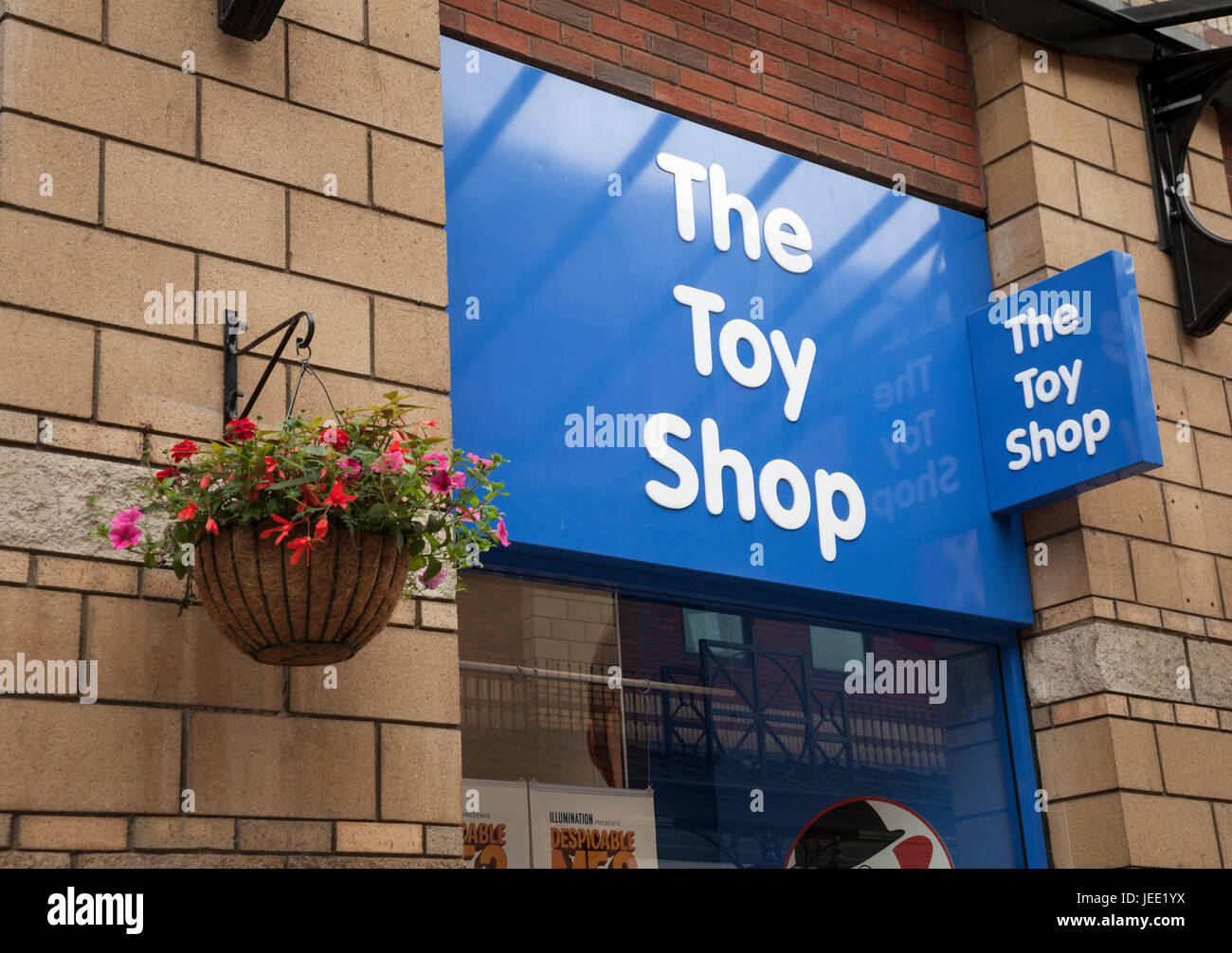Toy shop exterior hi-res stock photography and images - Alamy