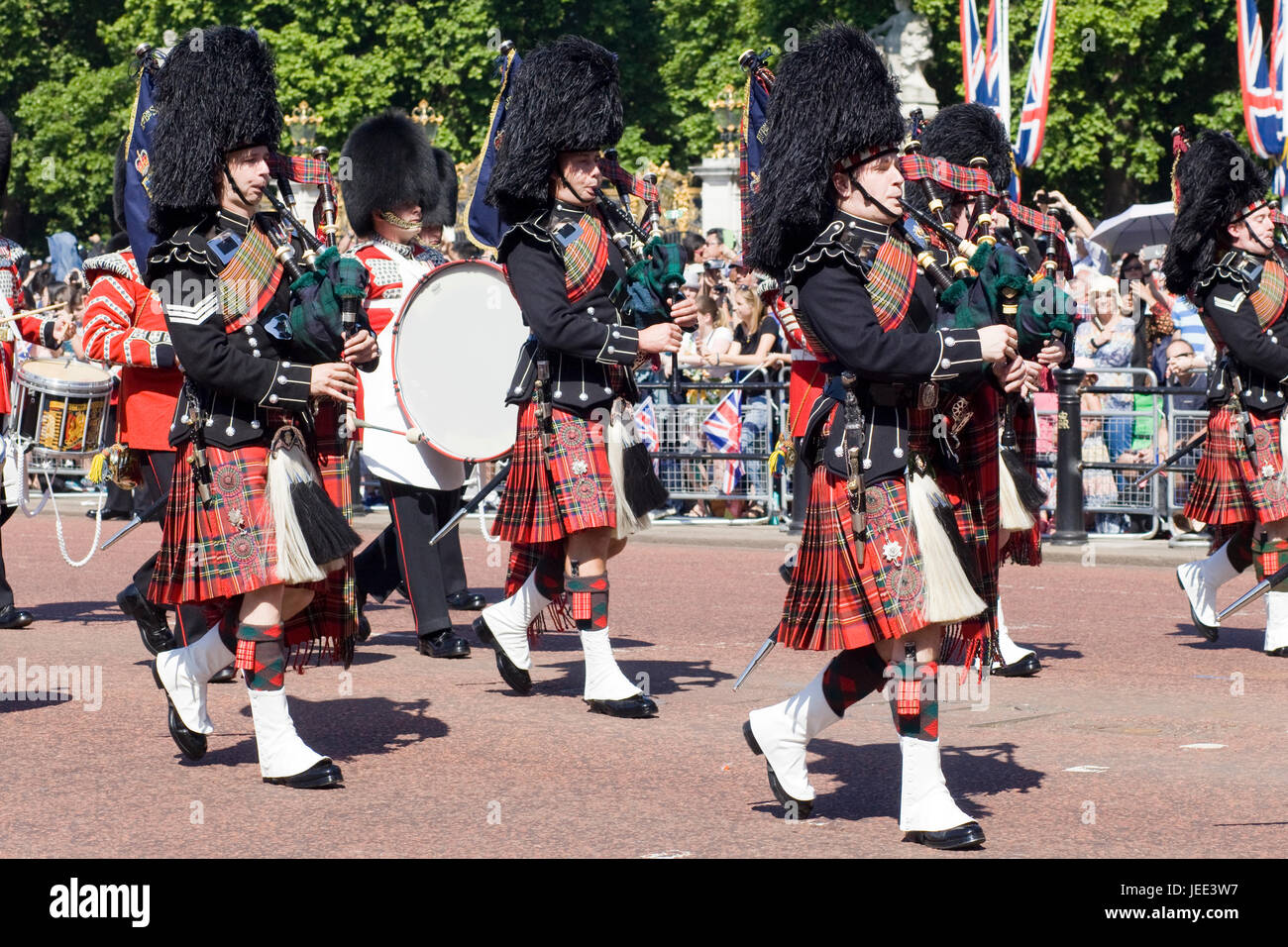 Scots Guards playing bagpipes in the Trooping the Colour parade London ...