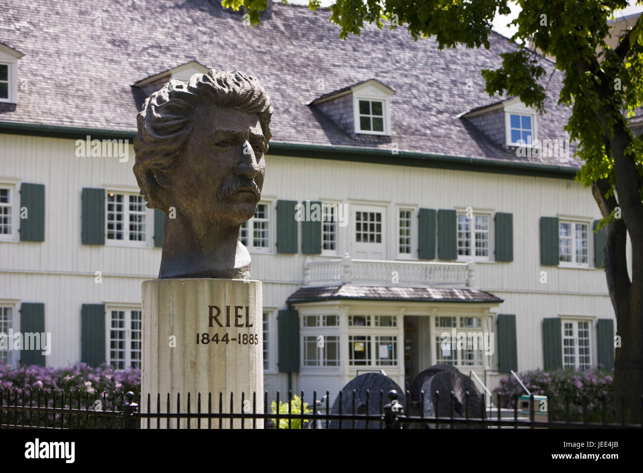 Louis Riel Statue Winnipeg High Resolution Stock Photography and Images ...