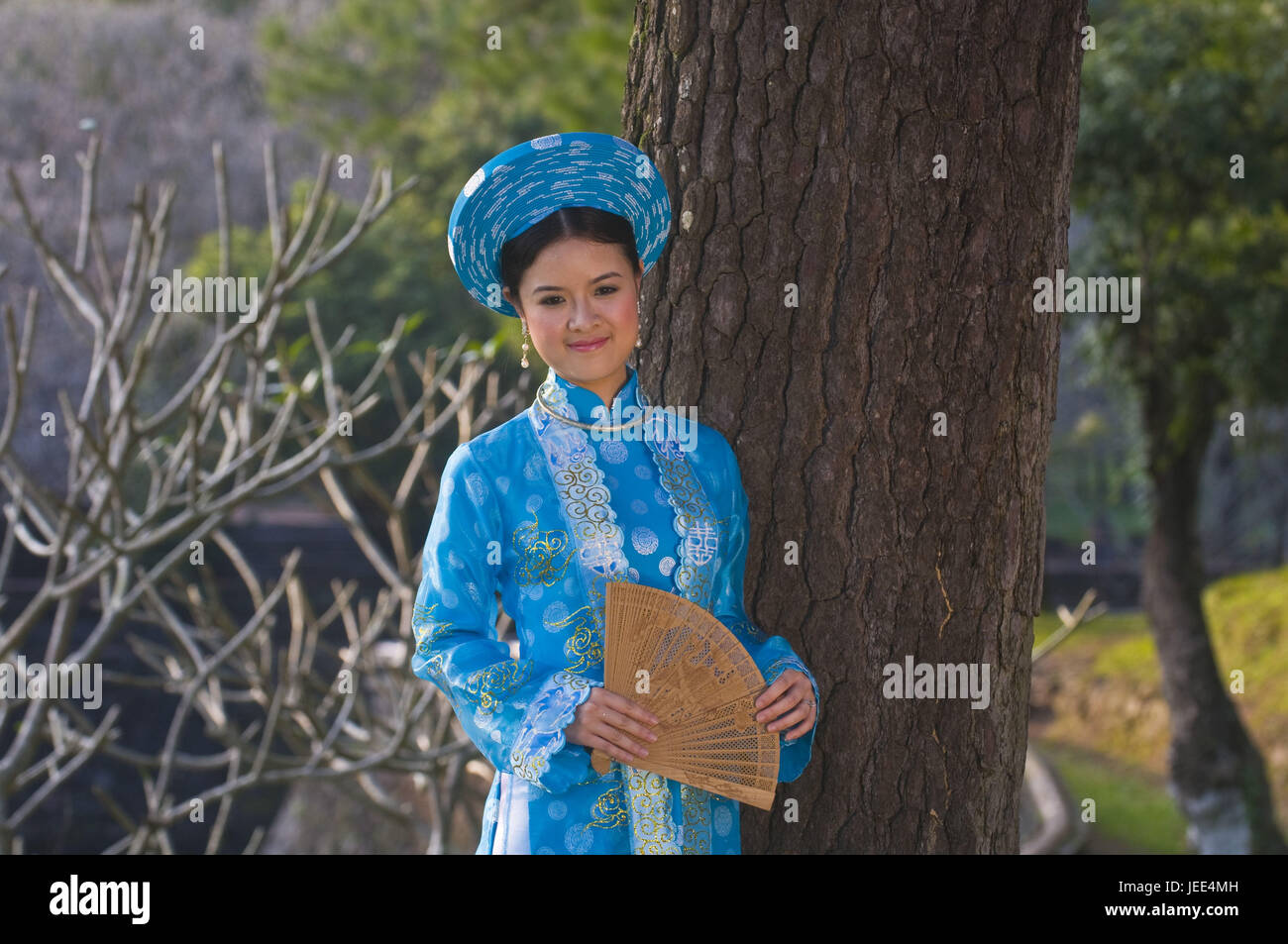 Young bride in traditional clothes hi-res stock photography and images ...