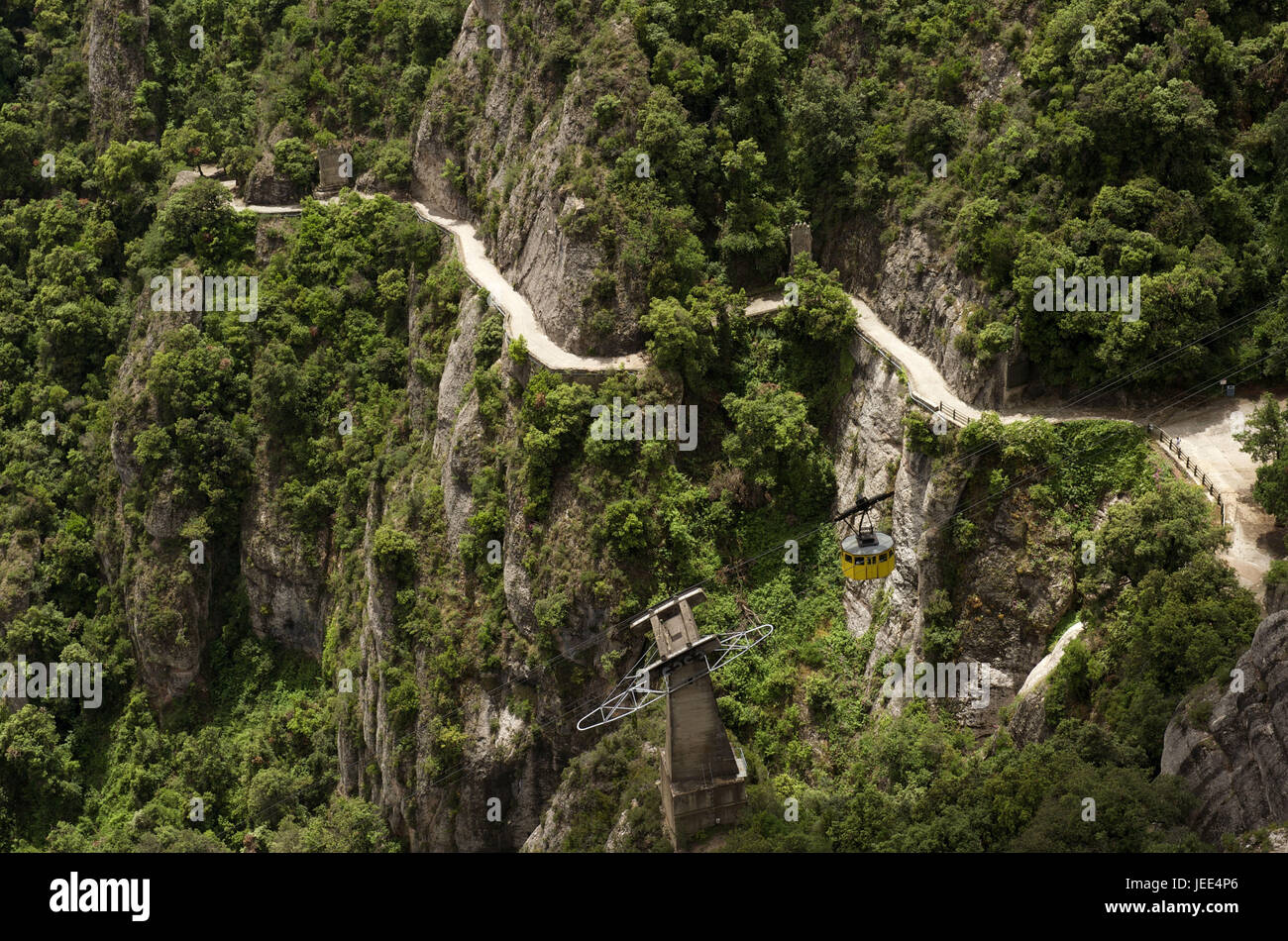 Raised footpath hi-res stock photography and images - Alamy