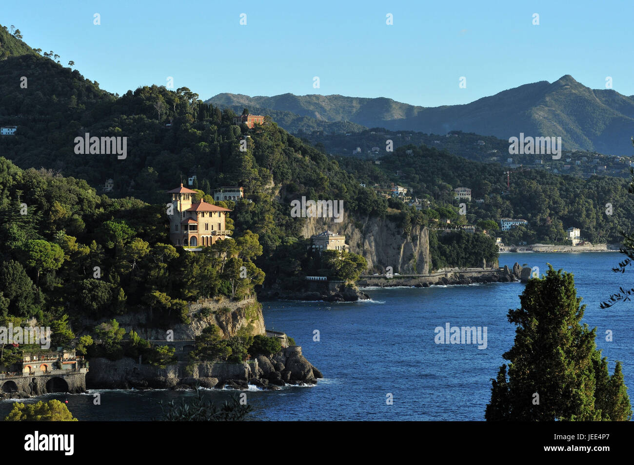 Italy, Liguria, Riviera Tu the Levant, Portofino, coastal scenery, bile ...