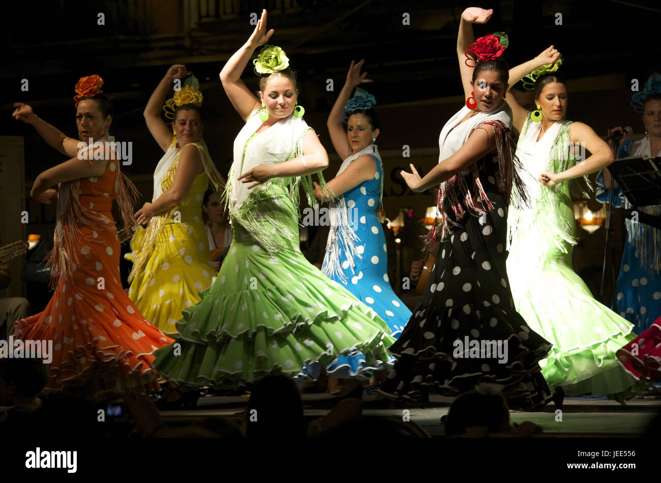 Flamenco dancers hi-res stock photography and images - Alamy