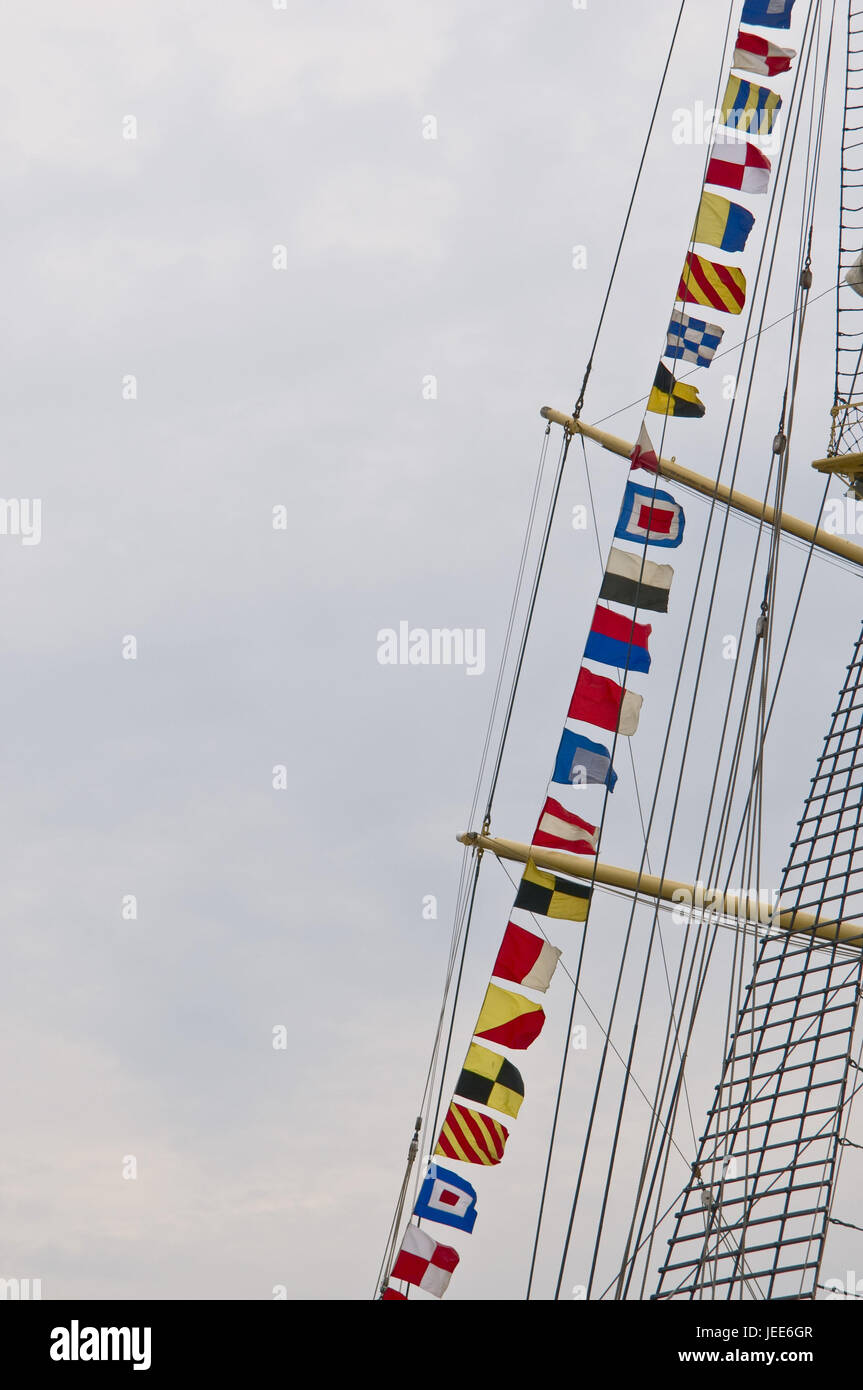 Main mast rigging sailing ship hi-res stock photography and images - Alamy