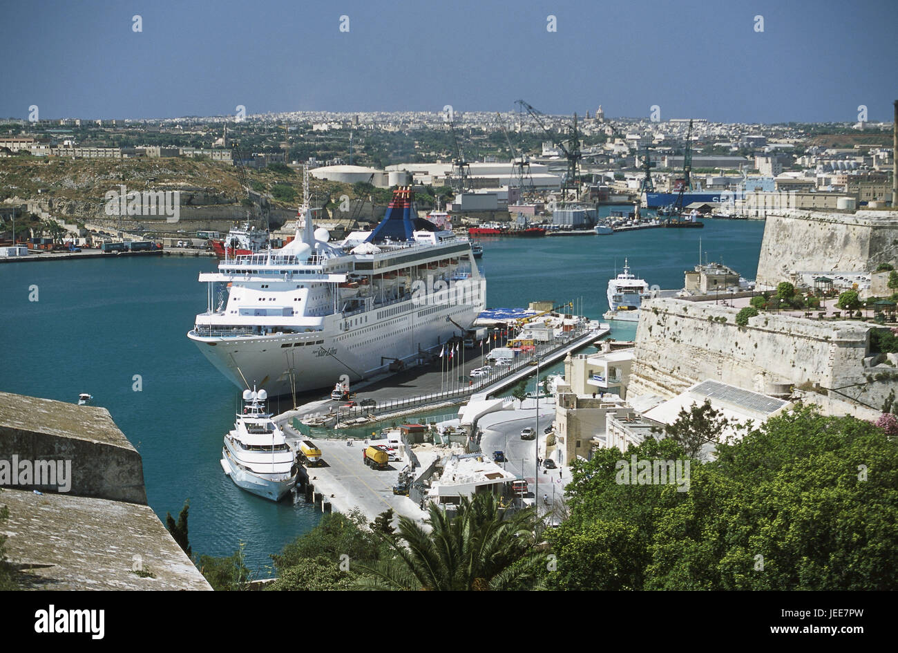 Island Malta, peninsula Sciberras, Valletta, Grand Harbour, Lascaris ...
