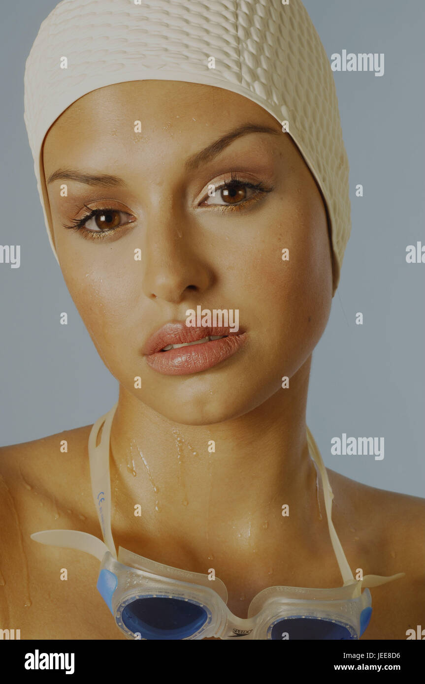 Bathing cap woman hi-res stock photography and images - Alamy