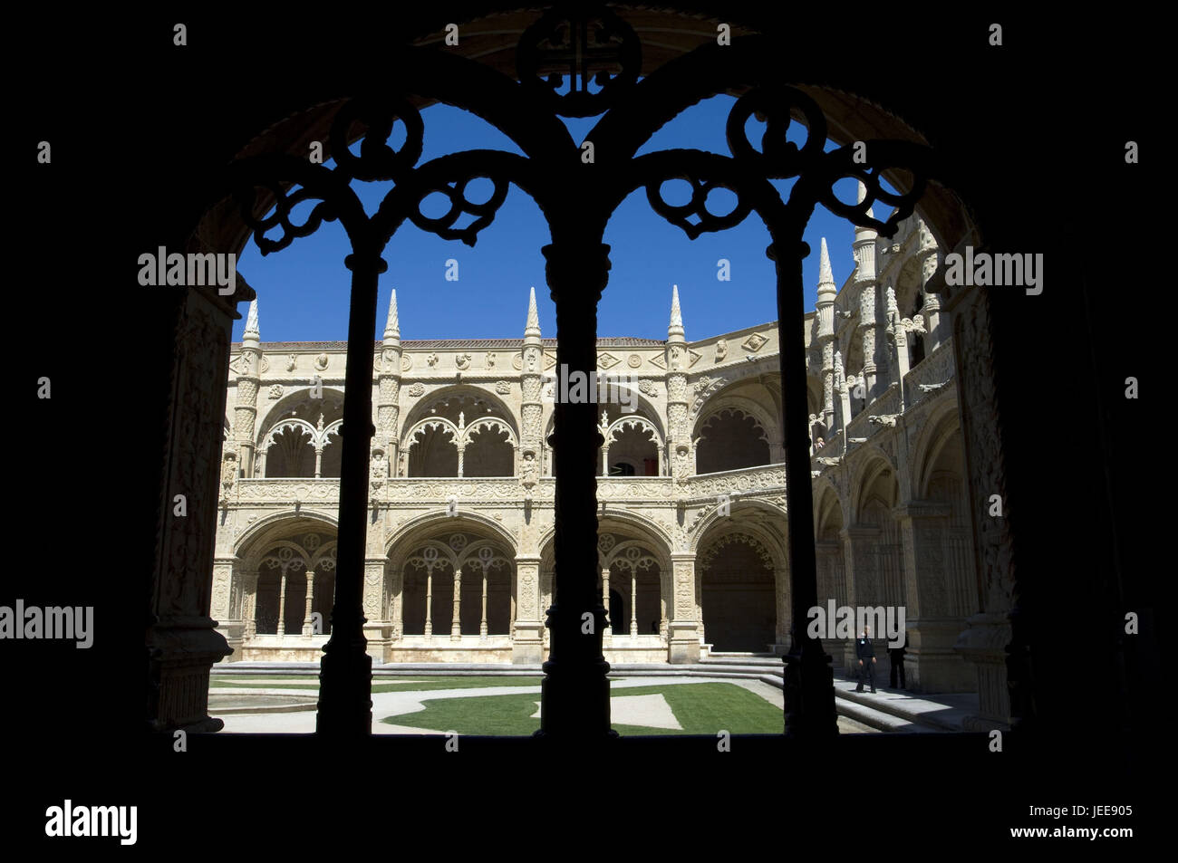 Cloister court hi-res stock photography and images - Alamy