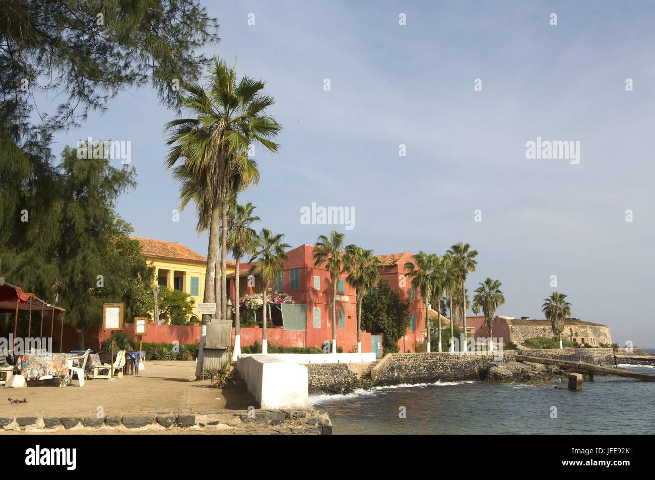 Goree island street hi-res stock photography and images - Alamy