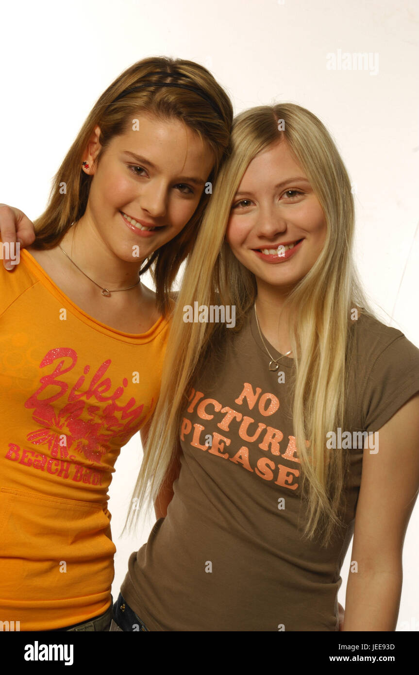 Teenagers, girls, two, friendship, smile, portrait Stock Photo - Alamy