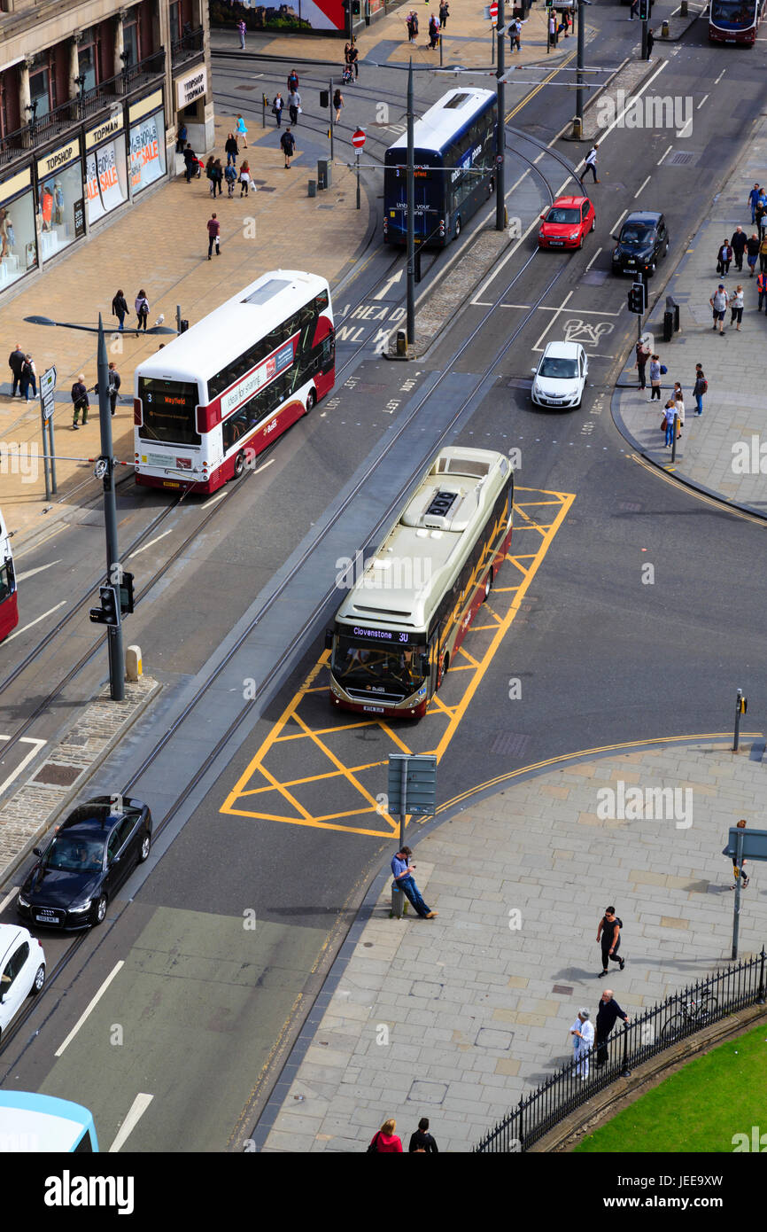 Pavement edinburgh hi-res stock photography and images - Alamy