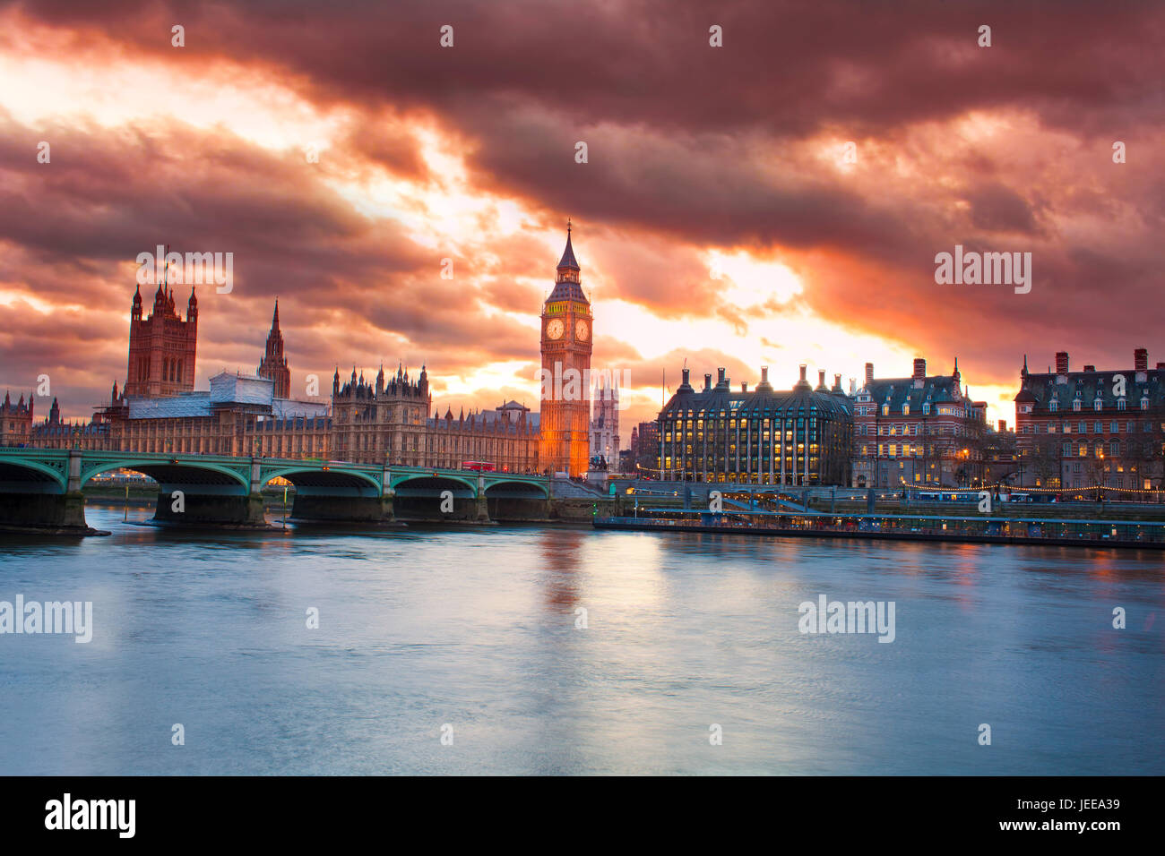 Big ben skyline hi-res stock photography and images - Alamy