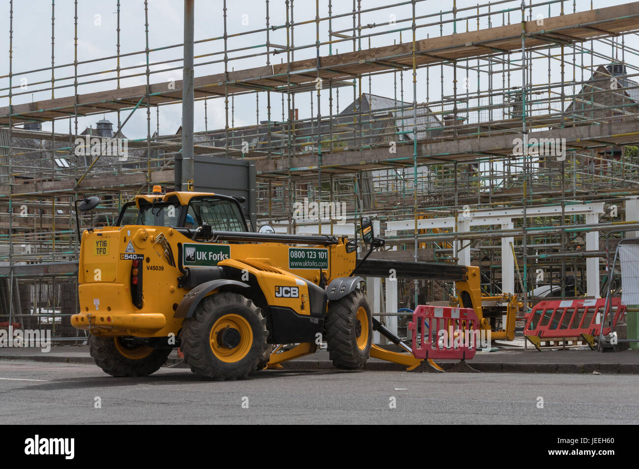 Lifting Bricks High Resolution Stock Photography and Images - Alamy