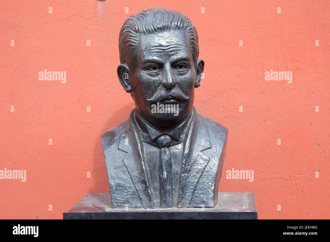 Sculpture of Don Filomeno Mata, Jardin de la Triple Alianza, Calle de ...