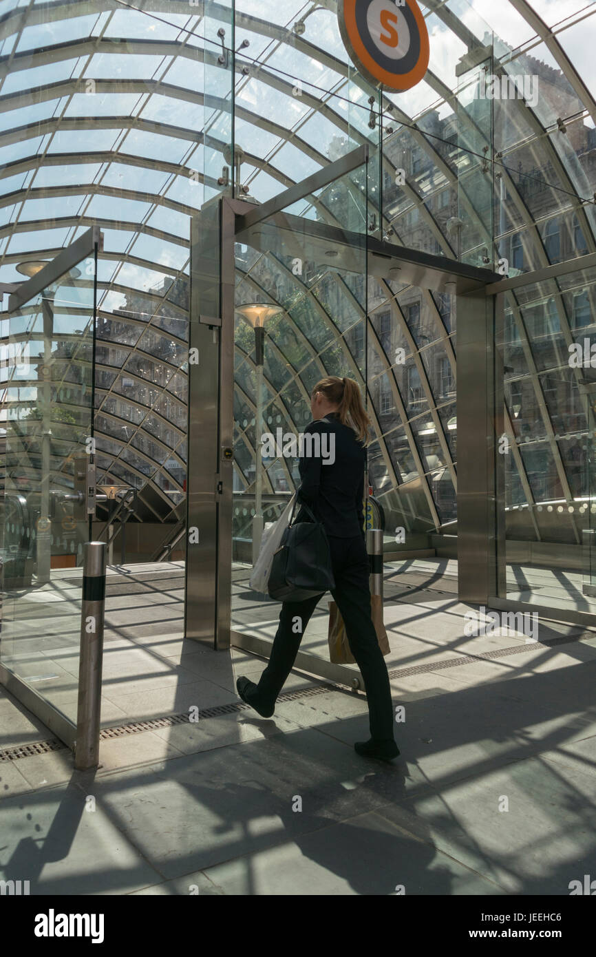 St enoch spt subway station hi-res stock photography and images - Alamy