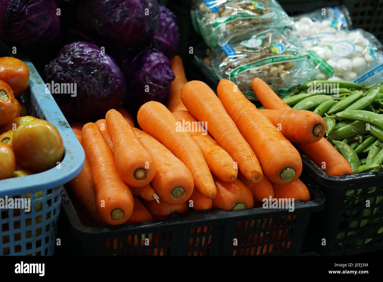 fresh bio carrots ready to eat Stock Photo - Alamy
