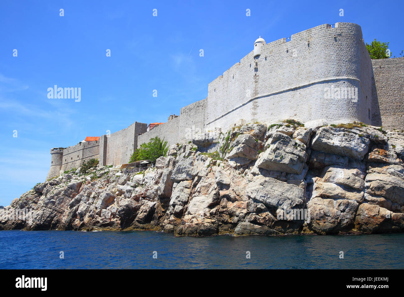 Cliff medieval city walls dubrovnik hi-res stock photography and images ...