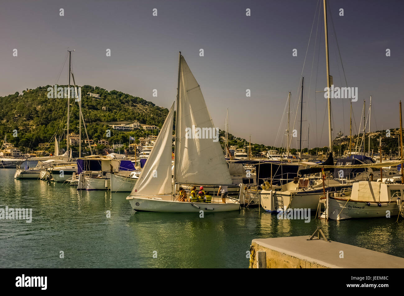Sailing with kids hi-res stock photography and images - Alamy