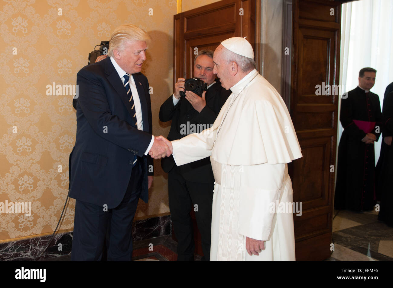 U.S. President Donald Trump, Melania Trump and Ivanka Trump meet with ...