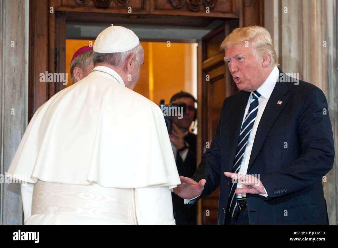 U.S. President Donald Trump, Melania Trump and Ivanka Trump meet with ...
