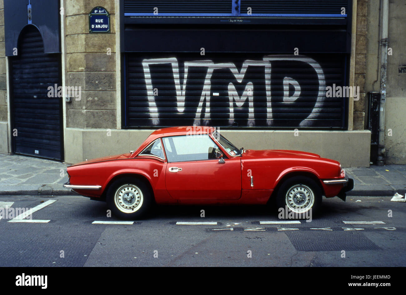 PARIS FRANCE - TRIUMPH SPITFIRE - SILVER FILM © Frédéric BEAUMONT Stock ...