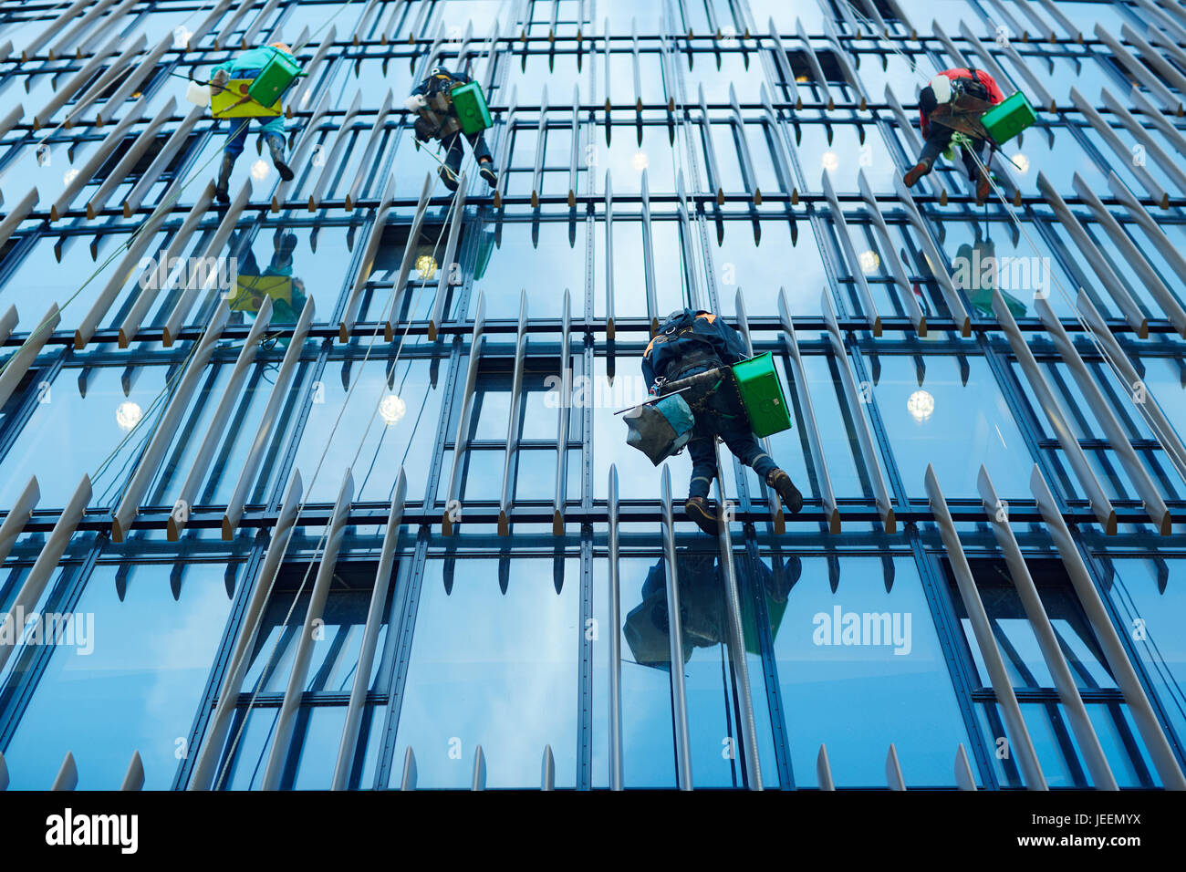Modern building climber hi-res stock photography and images - Alamy