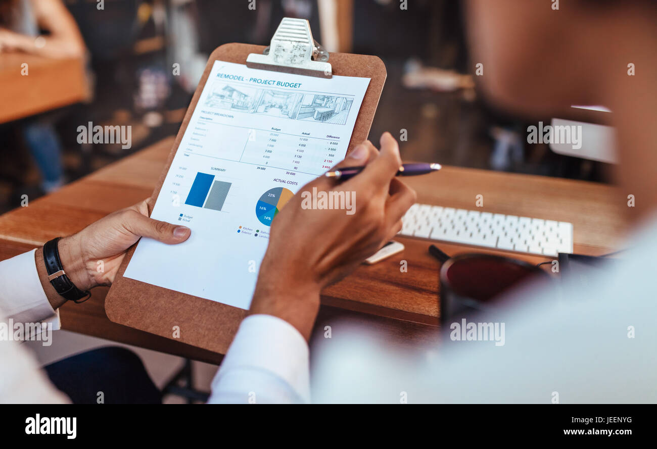 Business people analyzing charts hi-res stock photography and images ...
