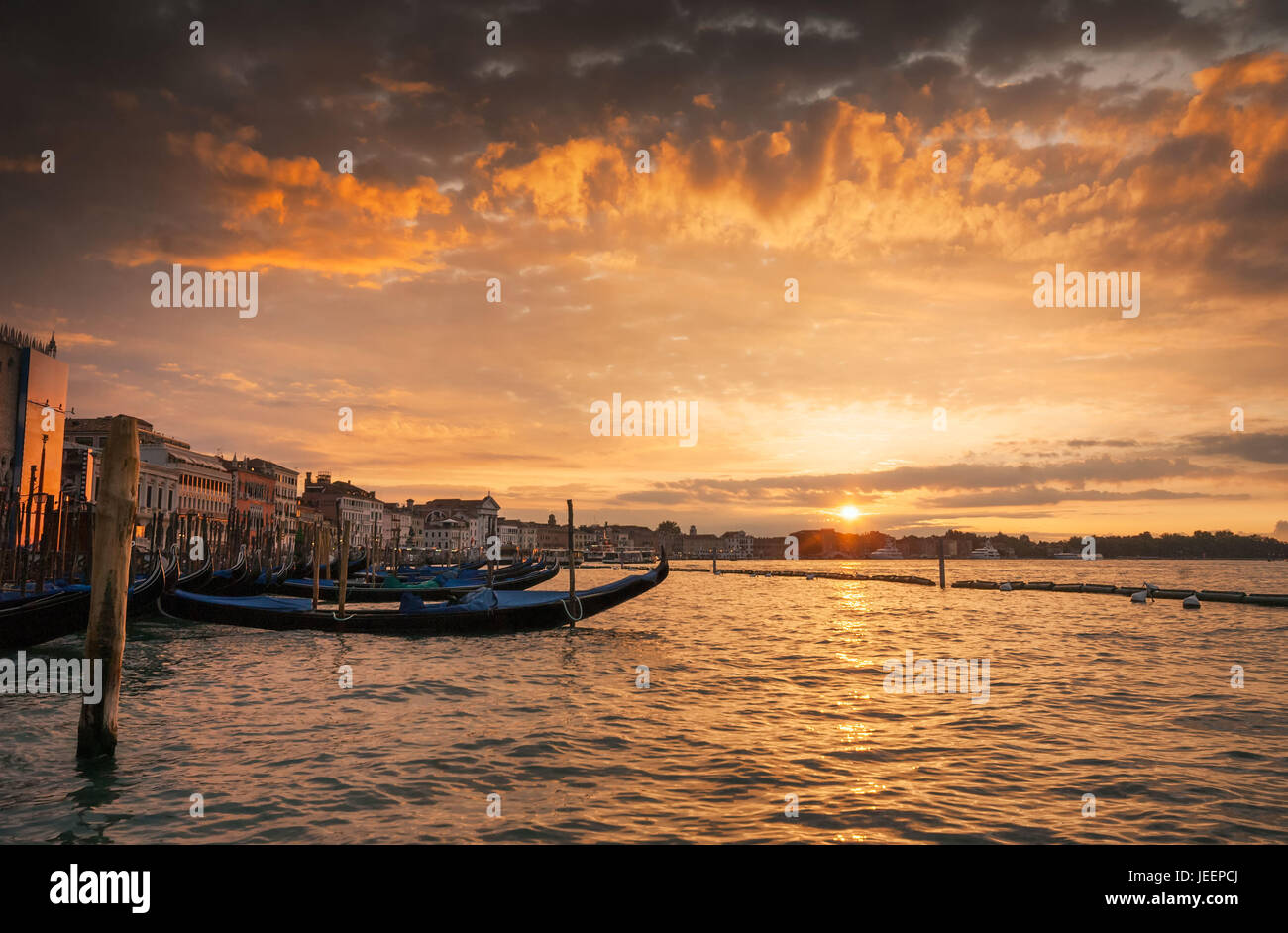 Venice fire boat hi-res stock photography and images - Alamy